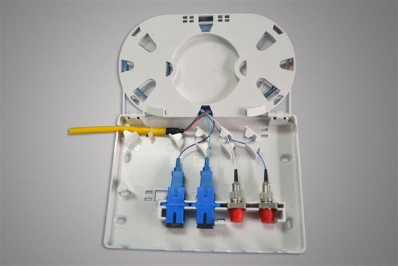 SC / FC Small Wall Mounted Fiber Optic FTTH Terminal Box , 4 Core