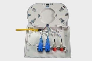 SC / FC Small Wall Mounted Fiber Optic FTTH Terminal Box , 4 Core