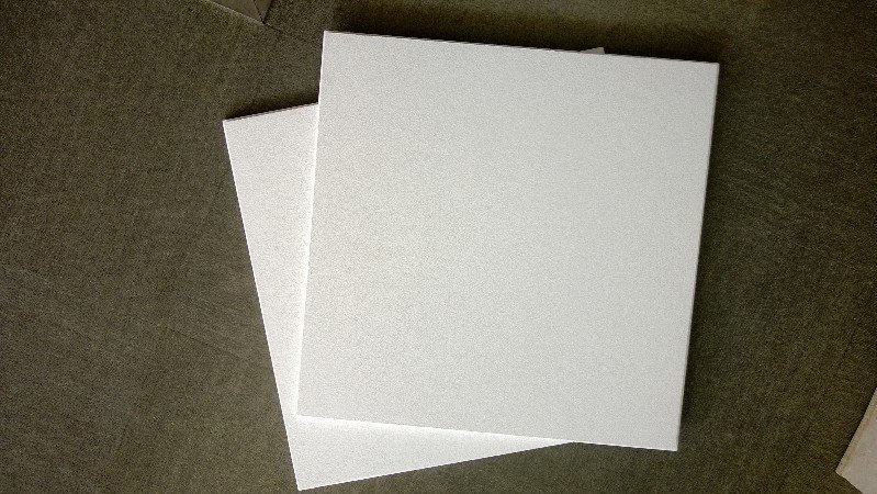 Heat Insulation High Density Fiberglass Soundproof Ceiling Tiles / Panels 595 * 595 mm