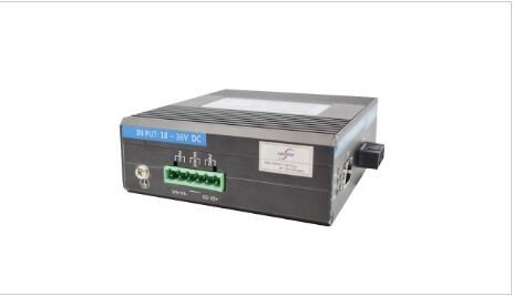 Fibra a fibra ottica nera del commutatore 4 di Ethernet + commutatore non gestito di Ethernet 4 RJ45