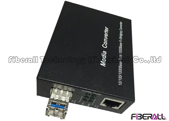 China Auto Adaptive 10/100/1000M SFP Fiber Media Converter With 1 Or 2 SFP Transceiver supplier