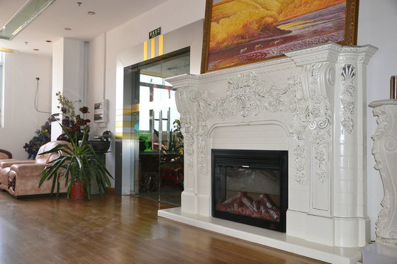 Chimenea eléctrica blanca decorativa interior teledirigida con la chimenea