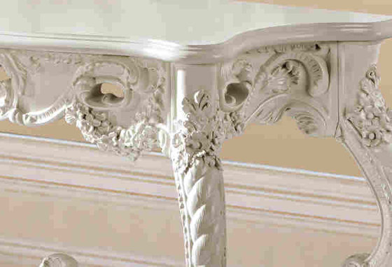 Tocador y espejo blancos pintados a mano, flor de la resina de la resina del marco de madera