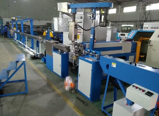 Algeria Building Cable Making Machine , Pvc Cable Extruder Machine For 2 Worker supplier