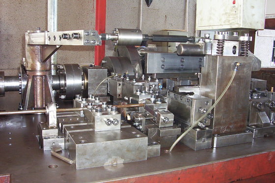 Large Industrial Automation Equipment Fully Automatic Chain Machine For Knitting Anchor Chain