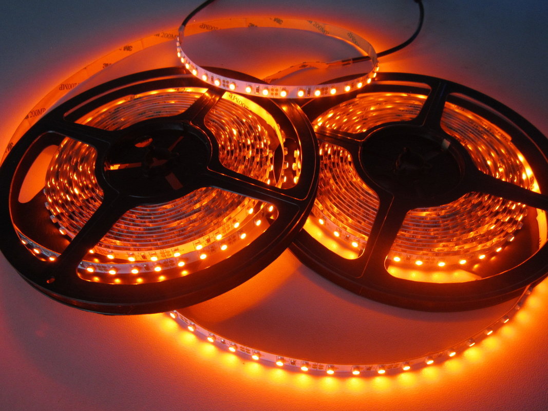 IP20 Non Waterproof 96 LED / M Orange Flexible Led Strip Lights Made Of  FPC