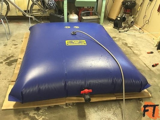 2022 Chemical Bladder Tanks for Acid or Mild Liquid Storage Pillow Square and Custom Tanks