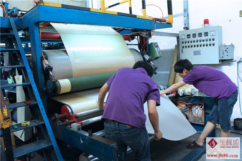 Shenzhen Jinfengsheng Flocking Products Co., Ltd. ligne de production du fabricant