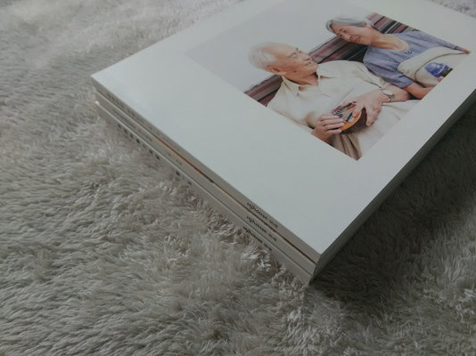 Creative 10x14 Inch Honeymoon Photo Album CMYK With Postcards
