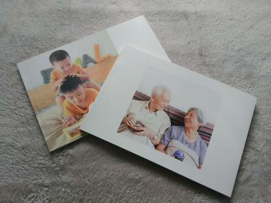 개인적인 삽화 아이 Storybook 사진첩은 서류상 18X26 cm를 재생했습니다