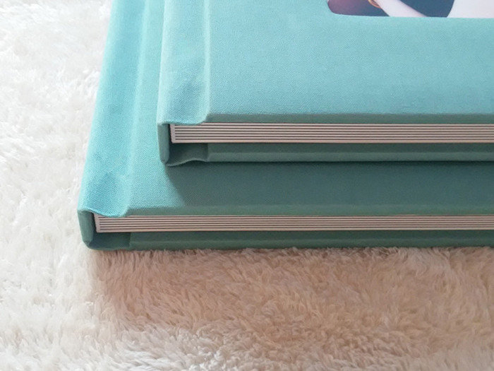 Luxury Honeymoon / Family 8 x 8 Fabric Covered Photo Album With Mildew Resistant