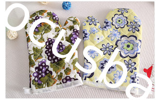 China Manufacturer Custom digital printed cooking kitchen microwave cotton oven glove supplier