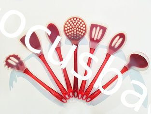 China Fashionable plastic handle 7pcs silicone kitchen utensil sets with plastic handle supplier