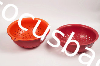 China FBAB302 for wholesales BPA free colander with wide edge and hook supplier