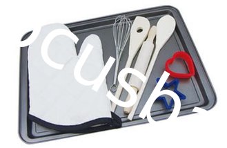 China kitchen accessories colorful bakeware set baking pan tools with gloves brushes supplier