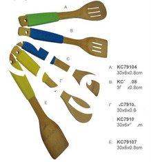 China Wholesale wooden kitchen utensils,cooking spoon with long handle supplier