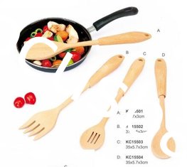 China FDA customized/wholesale kitchen wood handle soup scoop With Handle supplier