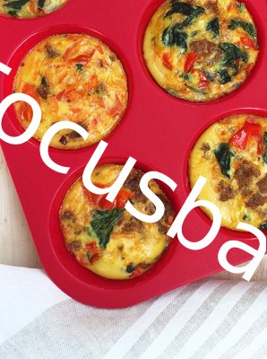 Non-stick Heat Resistant Food Grade BPA-Free Bakeware Silicone 12-Cup Muffin Pan cake mold supplier
