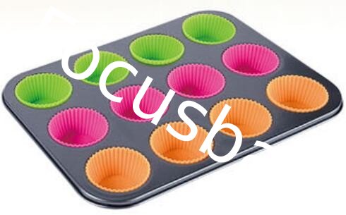 China Supplier heavy carbon steel bakeware 230C Heat-resistant baking tin with silicone cups muffin pan supplier