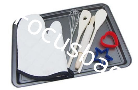 kitchen accessories colorful bakeware set baking pan tools with gloves brushes supplier