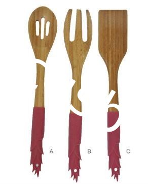 Wholesale wooden kitchen utensils,cooking spoon with long handle supplier