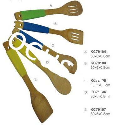 Wholesale wooden kitchen utensils,cooking spoon with long handle supplier