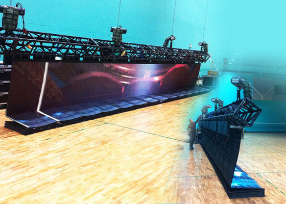 China Foldable Billboard LED Display RGB / High Brightness LED Display P10 9M View Distance supplier