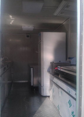 Snack Food Kiosk Mobile Fast Food Trailer With Wheels On Outside