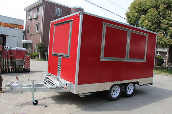 3.9M Length Red Color Fast Street Commercial Food Vans With CE Certificates