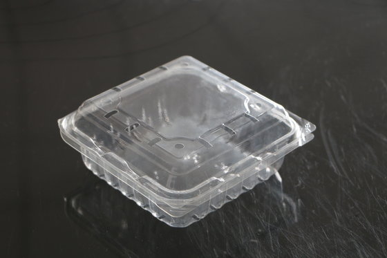 Manufactury Disposable plastic fruit tray 180 grams punnet with holes PET plastic fruit box  packaging box FDA approved