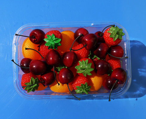 Disposable plastic fruit vegetable food packaging tray 900 grams strawberry packaging tray PET plastic box for fruit