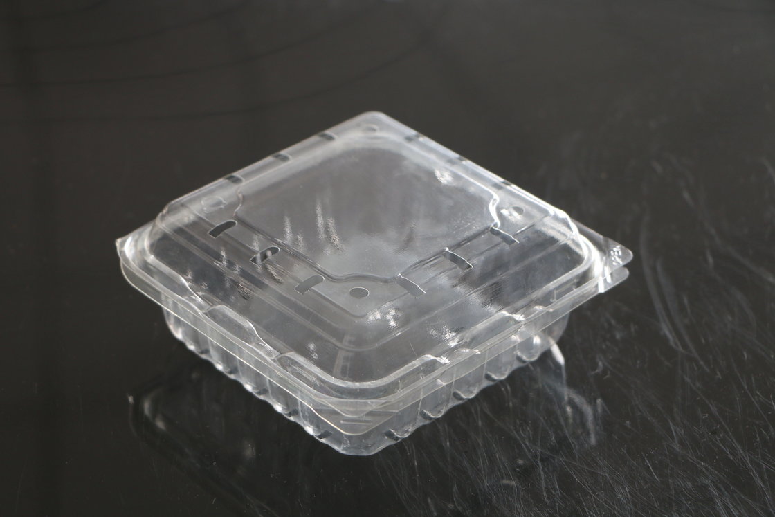 Manufactury Disposable plastic fruit tray 180 grams punnet with holes PET plastic fruit box  packaging box FDA approved