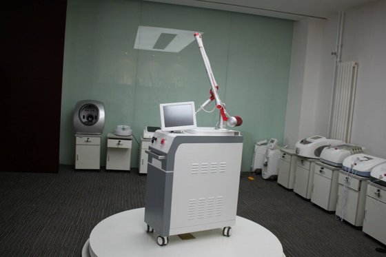 Continue working with intervals portable tattoo removal laser/machine