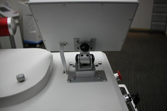 Continue working with intervals portable tattoo removal laser/machine
