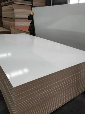China Furniture Plain MDF Board / Melamine MDF for Saudi arabia,Qatar,Dubai.U.A.E