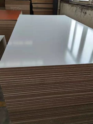 China Furniture Plain MDF Board / Melamine MDF for Saudi arabia,Qatar,Dubai.U.A.E