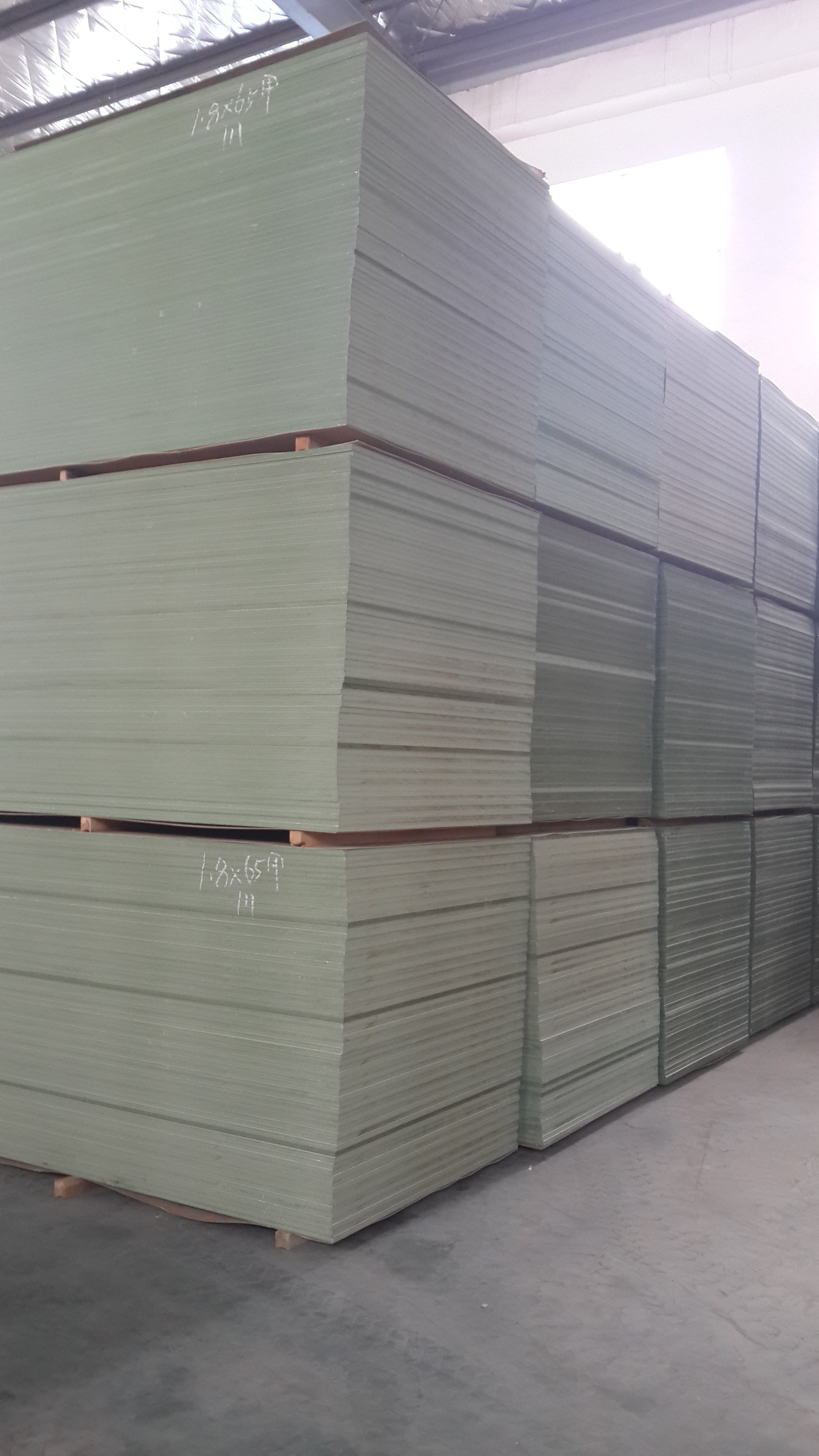 Green core MDF.Raw MDF / MDF Wood Prices / Plain MDF Board for Furniture