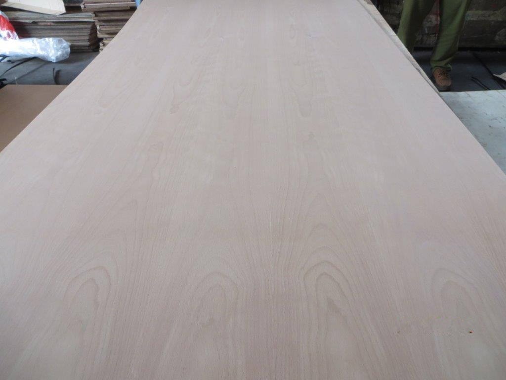 VENEERED PLYWOOD, TROPICAL HARDWOOD CORE.use for decoration,kitchen cabinet,wardrobe,cupboard,bathroom cabinet,etc.