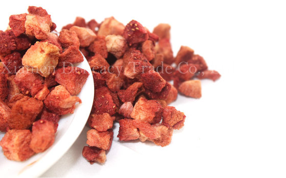 Healthy Red Diced Freeze Dried FD Strawberry Cubes for Baking