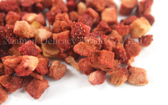Healthy Red Diced Freeze Dried FD Strawberry Cubes for Baking