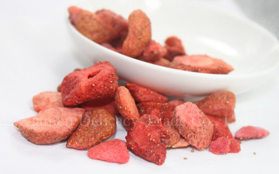 Natural Strawberry Freeze Dried Fruits Freeze Drying Process Products for Desserts Snacks