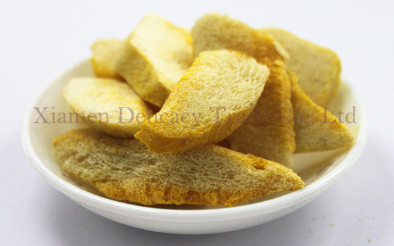 Crisp Freeze Dried Mango Slices Light Yellow Fruit Snacks for Family