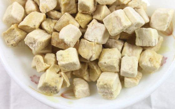 Safety Lyophilized Fruits Freeze Dried Bananas Dices 1 Year Shelf Life