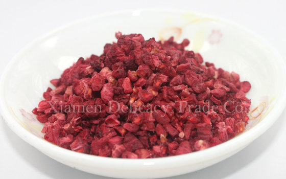 Freeze Dried Raspberry Pieces Lyophilized Fruits Granules Bulk in Baking