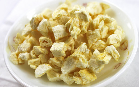 Healthy 8*8*8mm Freeze Dried Pineapple Dices Freeze Dried Fruits and Vegetables