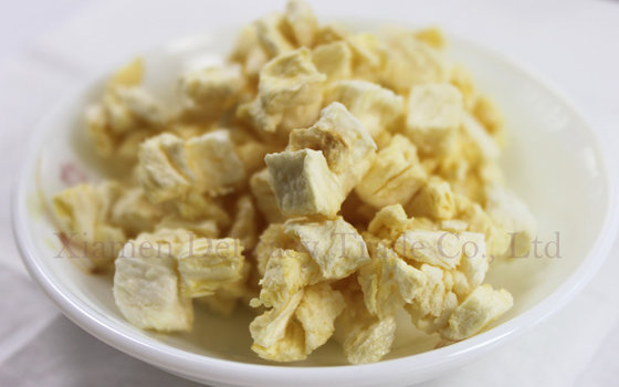 Delicious 10*10*10mm Freeze Dried Pineapple Dices for Beverage and Baking