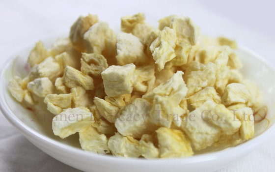 Delicious 10*10*10mm Freeze Dried Pineapple Dices for Beverage and Baking