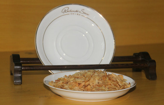 Delicious Brittle Deep Fried Onion , Golden Color Crispy Fried Onions