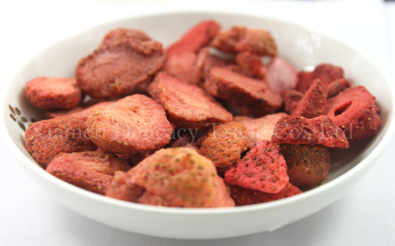 Natural Freeze Dried Fruit Snacks Freeze Dried Strawberries Sliced 5 - 7mm