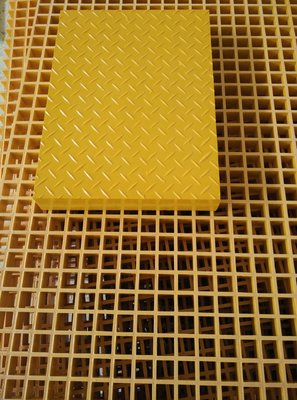 Anti-UV/ Fire-Retardant Fiberglass/FRP/GRP Molded Grating with High Strength